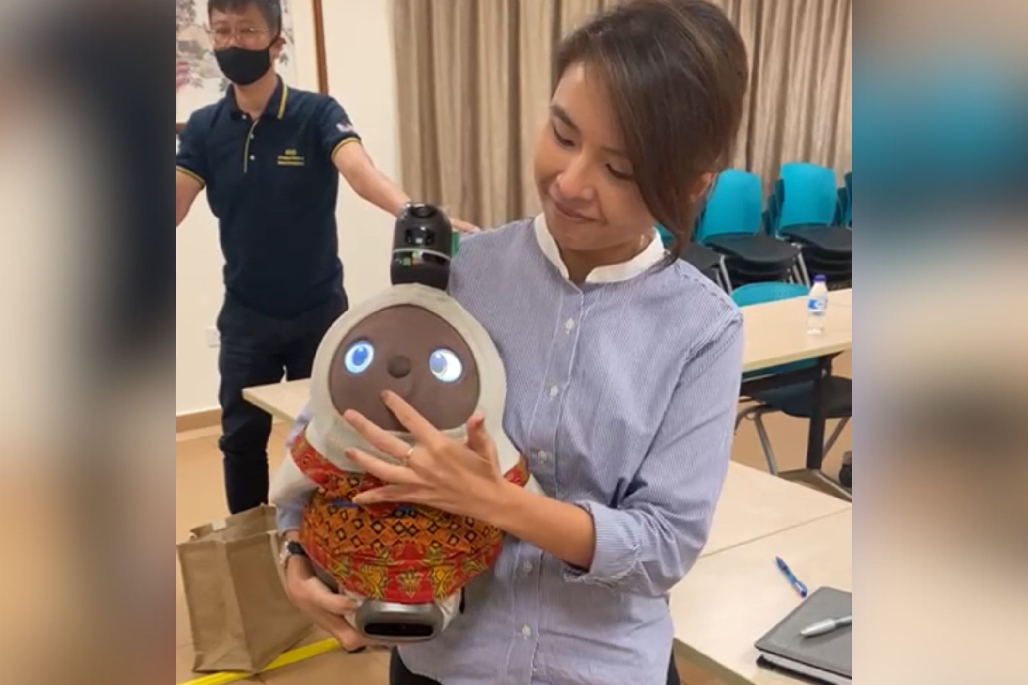 Are robots a promising dementia-related behaviours intervention? | Hello Leaders AUS