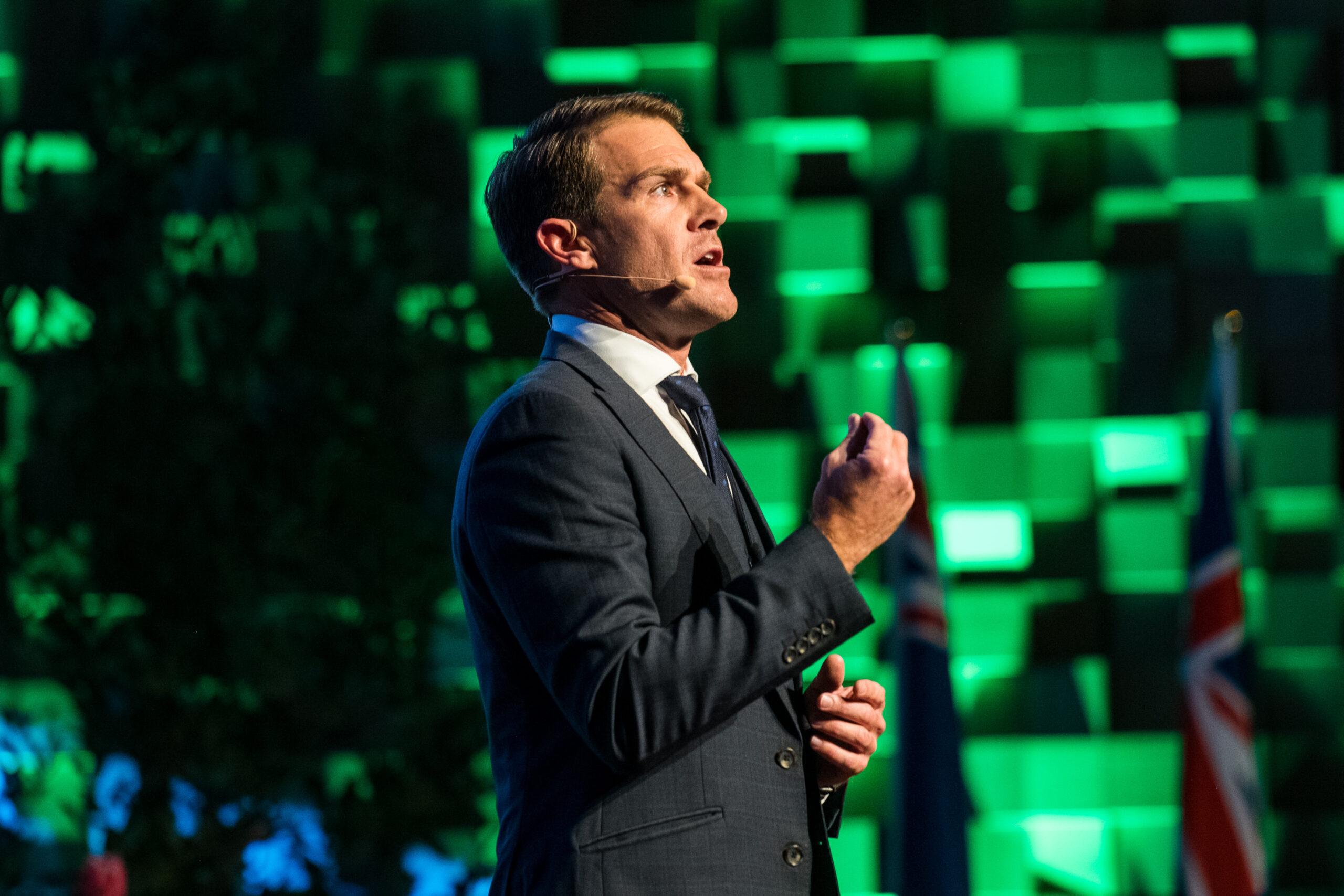 Mastering behaviour & communication: Expert tips for leaders from ...